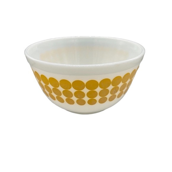 Pyrex | Kitchen | Pyrex Vintage Yellow Polka Dot Pyrex Mixing Bowl 42 ...